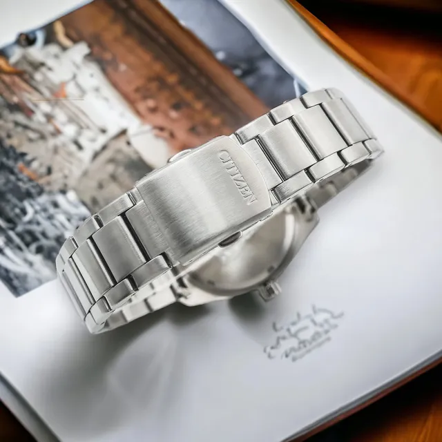 【CITIZEN 星辰】AW1768-80X 日本機芯 光動能 日期顯示 現代 時尚 石英 水鬼 男士 腕錶(光動能太陽能驅動) - momo ...